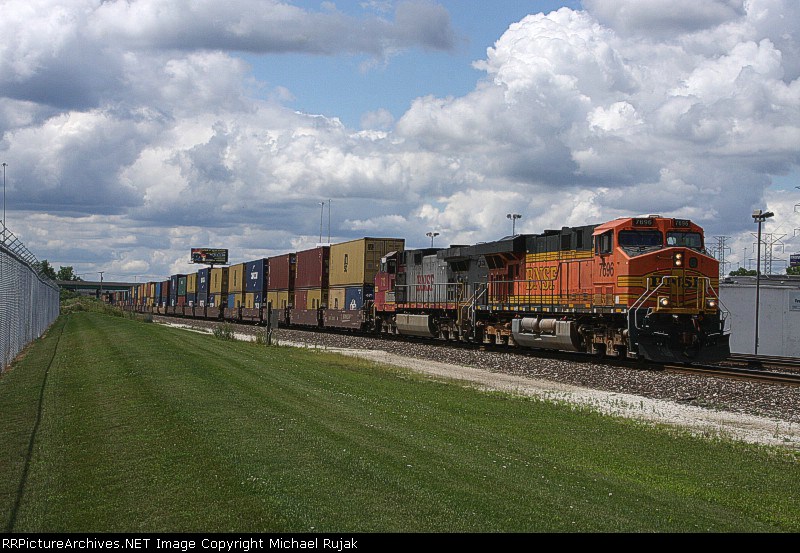 BNSF 7696